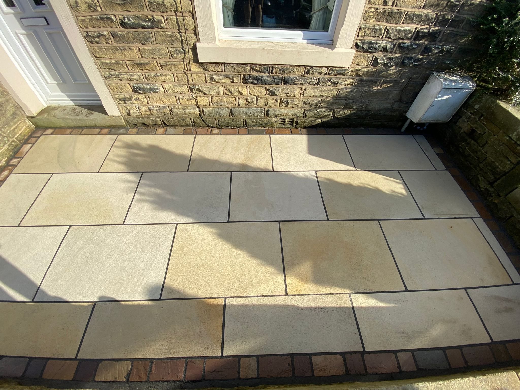 Whitby Sawn Indian Sandstone (20mm) – Single Size Paving Slabs – Bridge ...